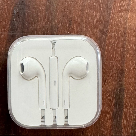 Apple | Headphones | Original Apple Wired Iphone Ipad Ipod Ear Buds ...